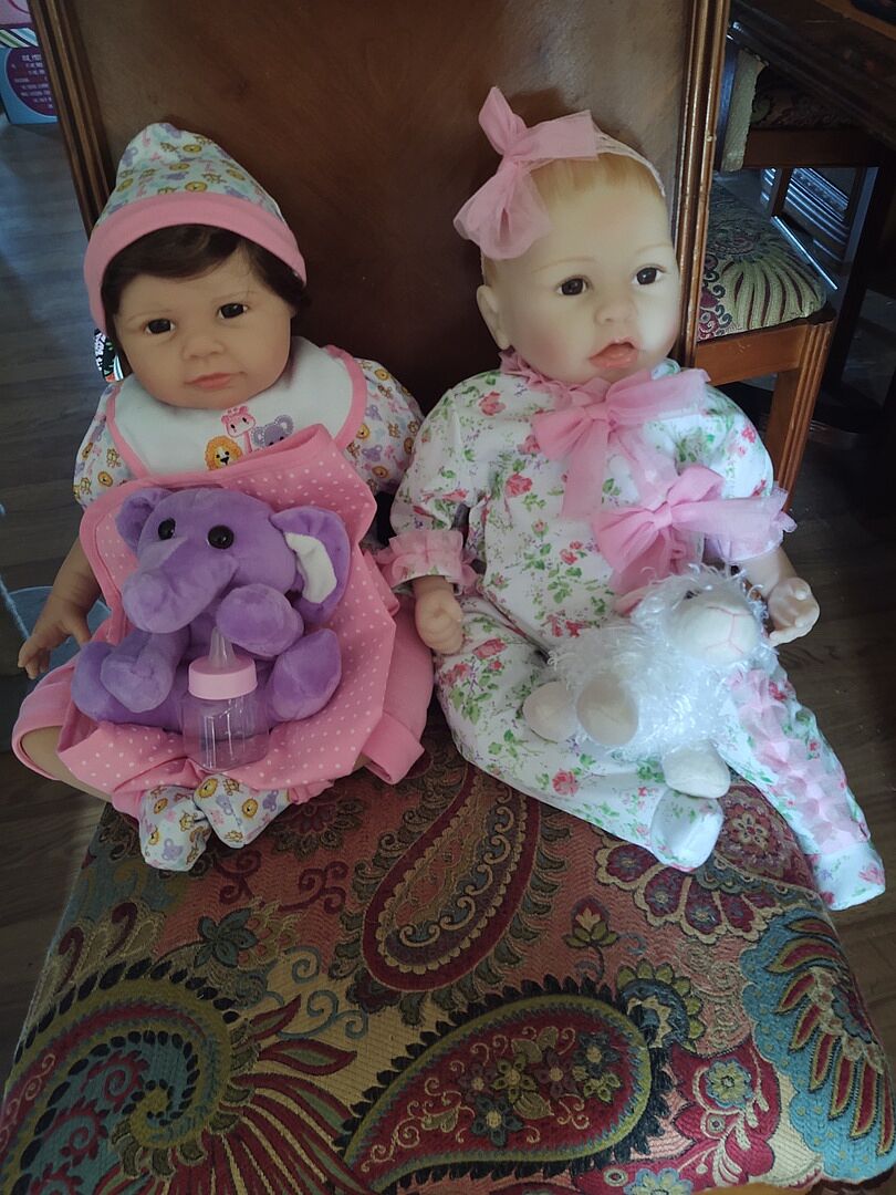 Paradise Galleries Realistic Baby Doll Sarah Safari - 21 inch Girl