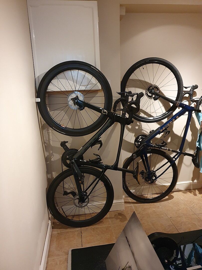 CLUG hybrid | The World's Smallest Bike Rack | Hornit