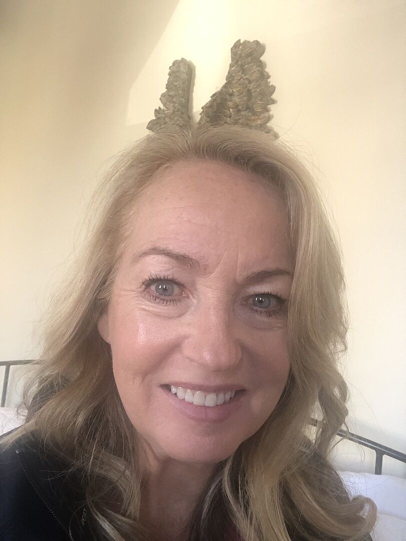 Dark Blonde Hair Colour Brush - Root Hair Touch Up Brush