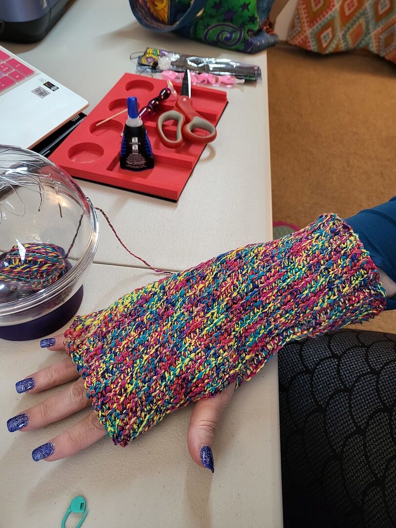 Convertible Mittens Crochet Pattern | Darn Good Yarn