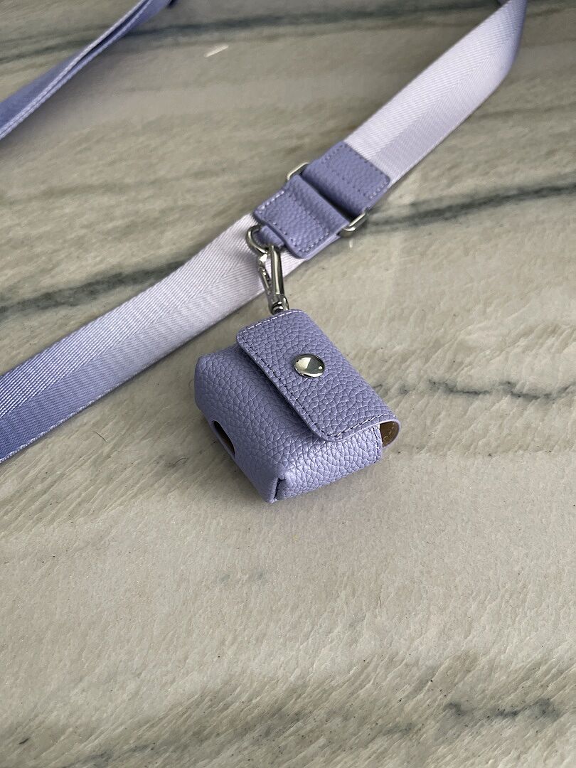 Avery AirPod Clip-On Pouch - Creme/Gold – Bandolier