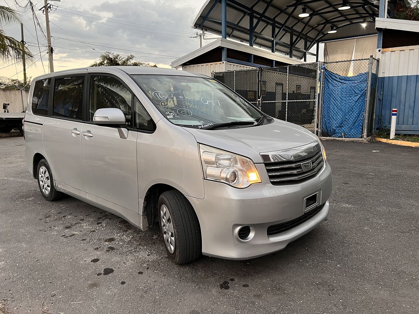 TOYOTA NOAH Reviews and Ratings - BE FORWARD
