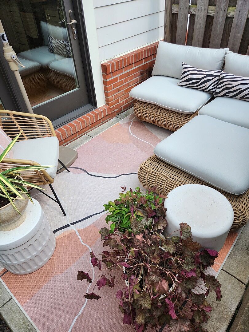 Outdoor Petra Copper Rose Rug