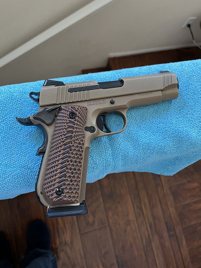 Sig Sauer 1911 Carry Fastback Emperor Scorpion - For Sale - New :: Guns.com