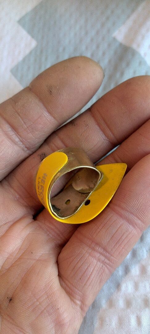 Herco HE111 Flat Thumb Pick Light, One Pick Assorted Colors