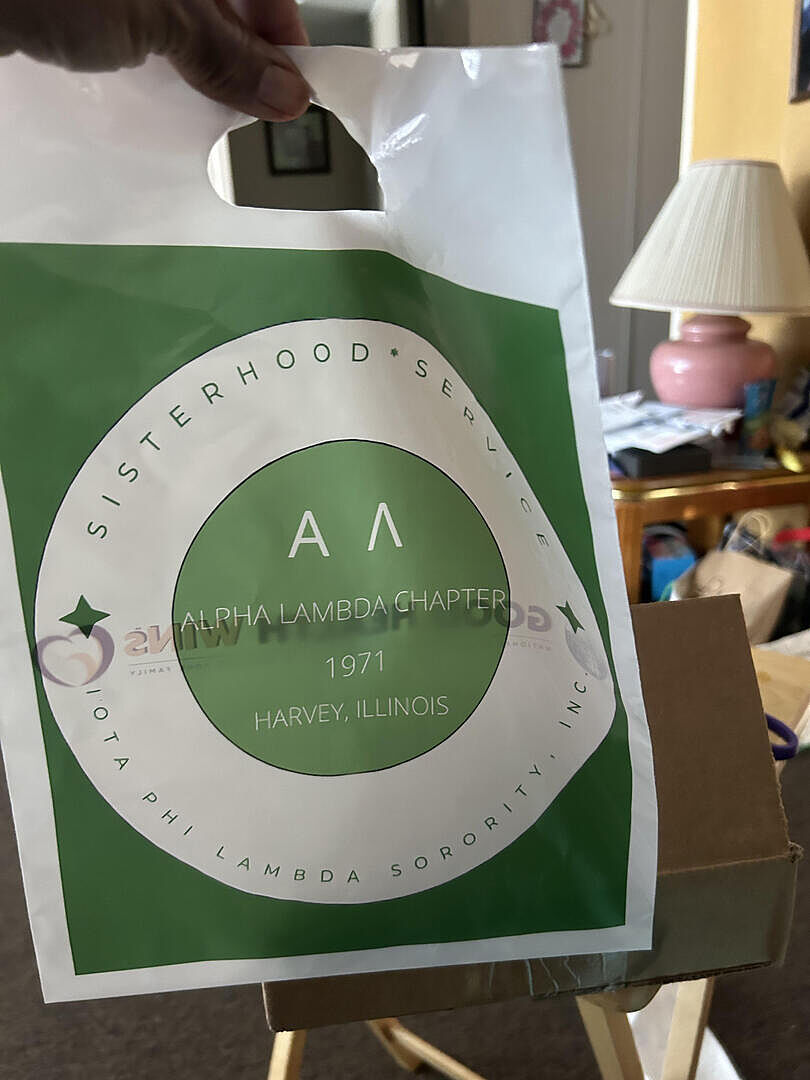 Custom Die-Cut Handle Bags, Cut-Out Bags | VistaPrint