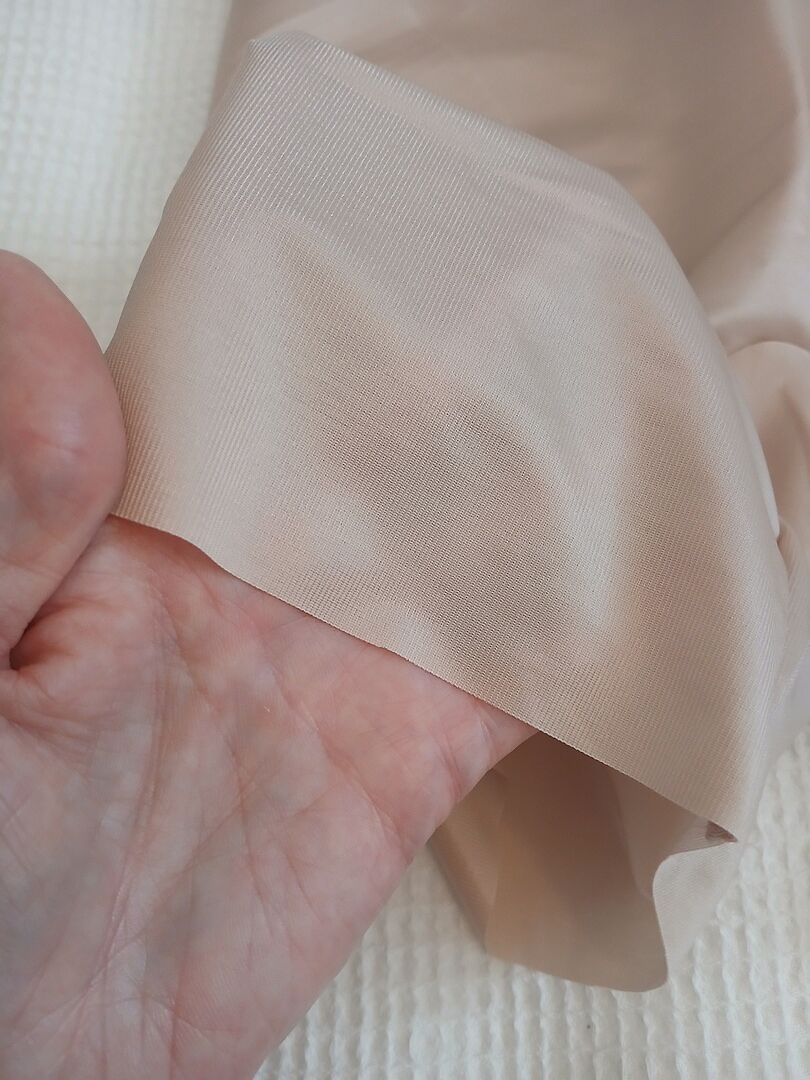 Invisible Girlshort – Lightweight 360° Tummy Control | SPANX
