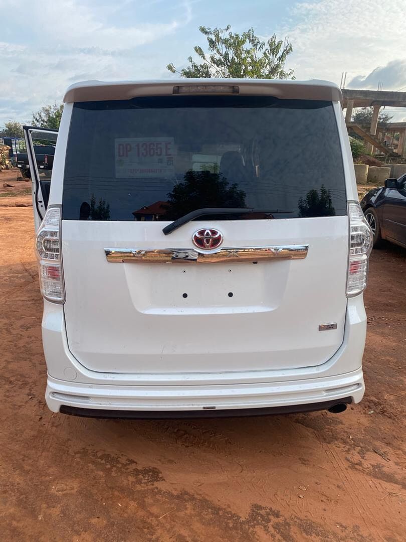TOYOTA NOAH Reviews and Ratings - BE FORWARD