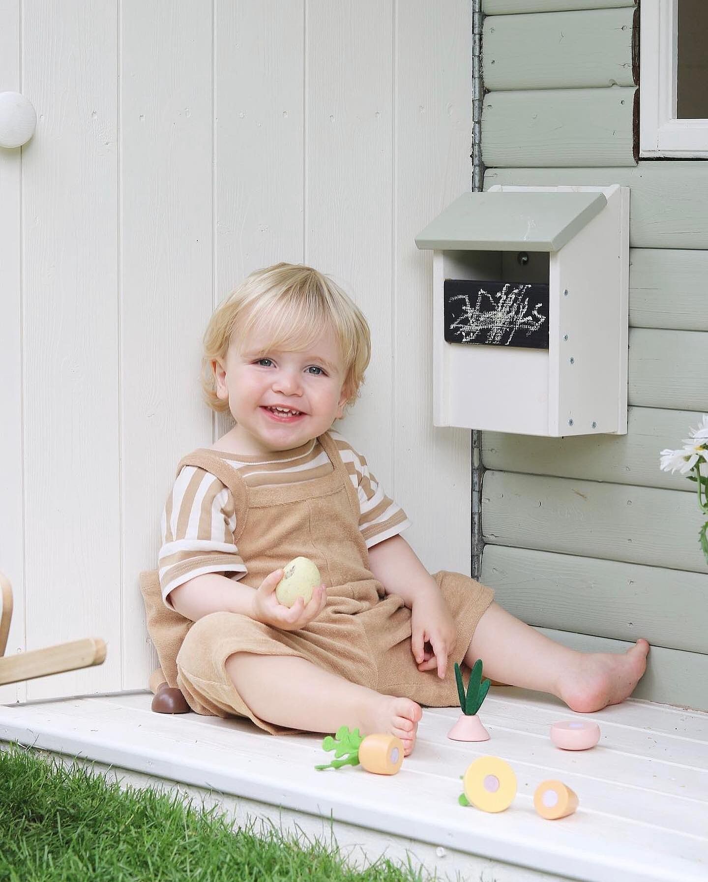 Wooden post box toy store